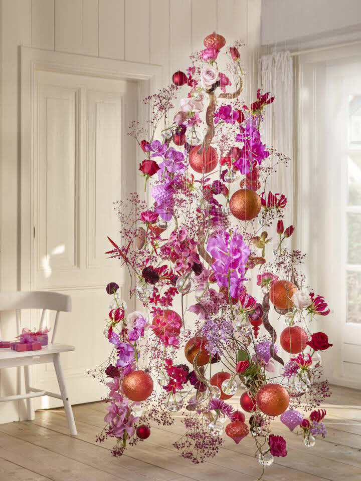 DIY: Hanging Christmas Flower Tree - Flowers.NL®